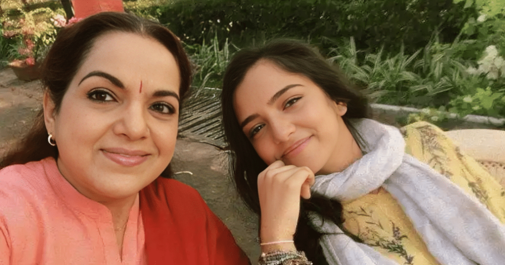 Ahsaas Channa Movies, Tv shows, Age, Biography, Net Worth, Bf and More ...