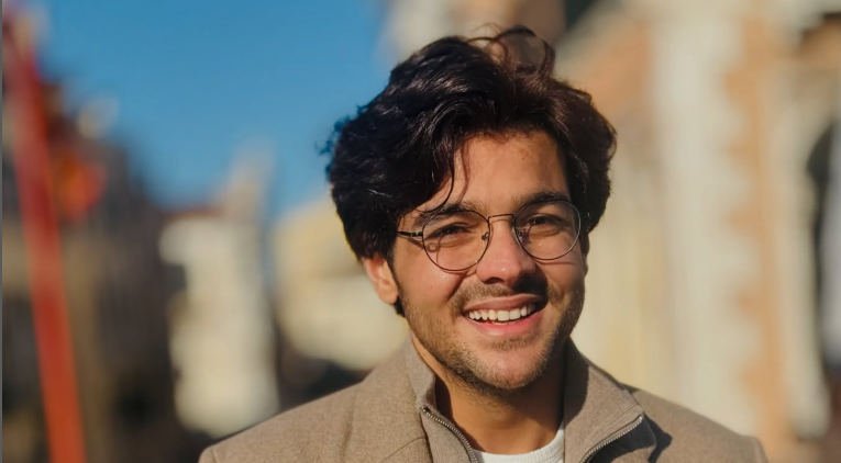 Ashish Chanchlani Age, Biography, Wife, Net Worth, Height, Family and ...
