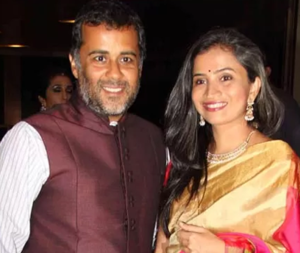 Chetan Bhagat Biography: Age, Books, Wife, Net Worth 2025
