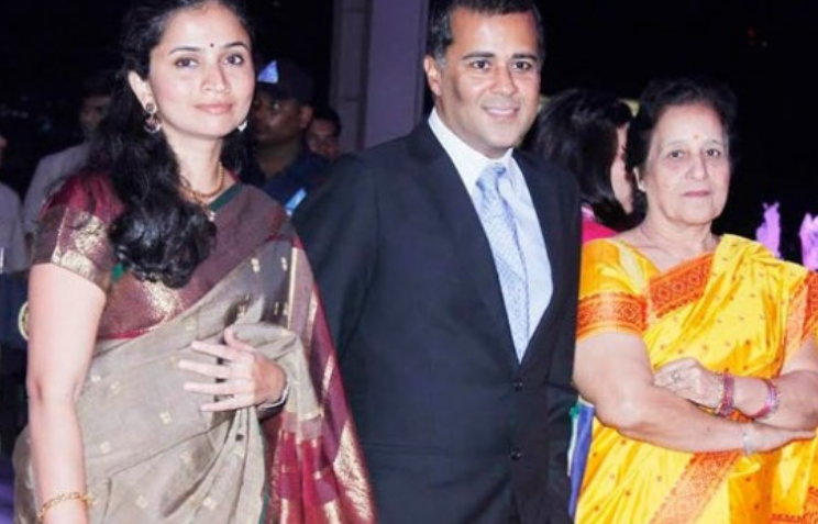 Chetan Bhagat Biography: Age, Books, Wife, Net Worth 2025