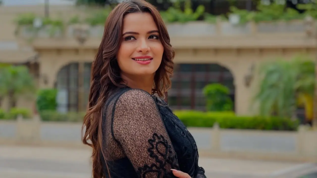 Neelam Giri Age, Biography, Boyfriend, Family, Movies, Net Worth and ...