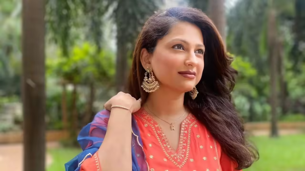 Rucha Hasabnis Age, Biography, Husband, Family, Shows, Net Worth and ...