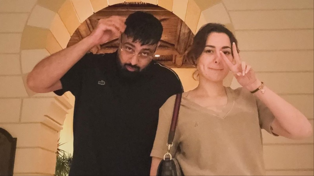 Hania Amir Age, Biography, Husband, Shows, Movies, Net Worth and More ...